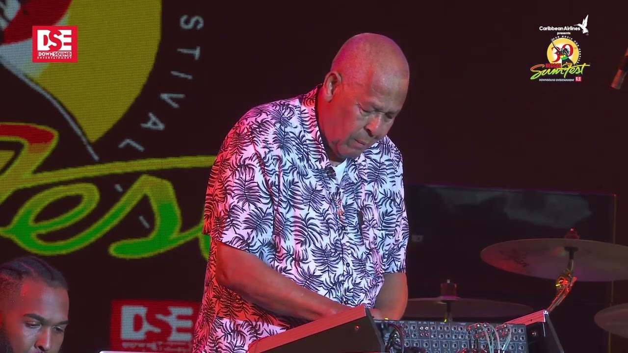 Lloyd ‘King Jammy’ James Honored at Reggae Sumfest 2023 – VP Records